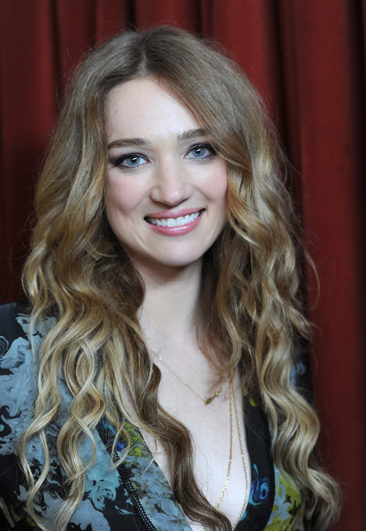 Kristen Connolly image