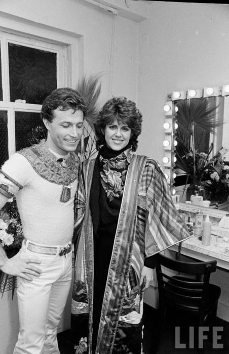 Andy Gibb and Pam Dawber