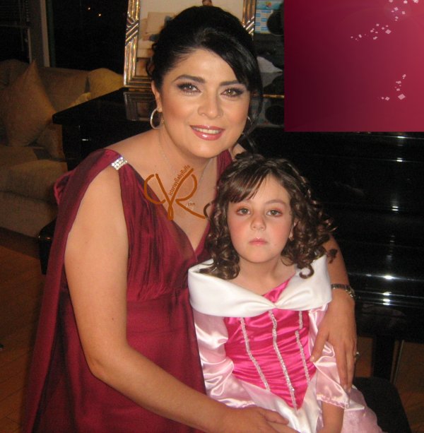 Picture of Victoria Ruffo