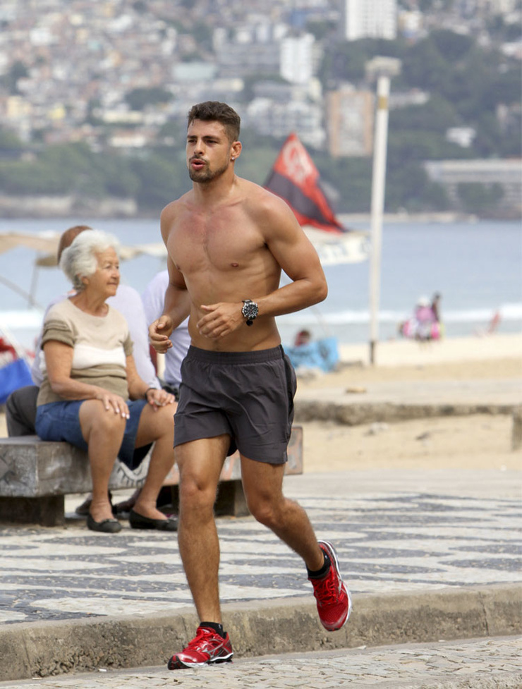 Picture of Cauã Reymond