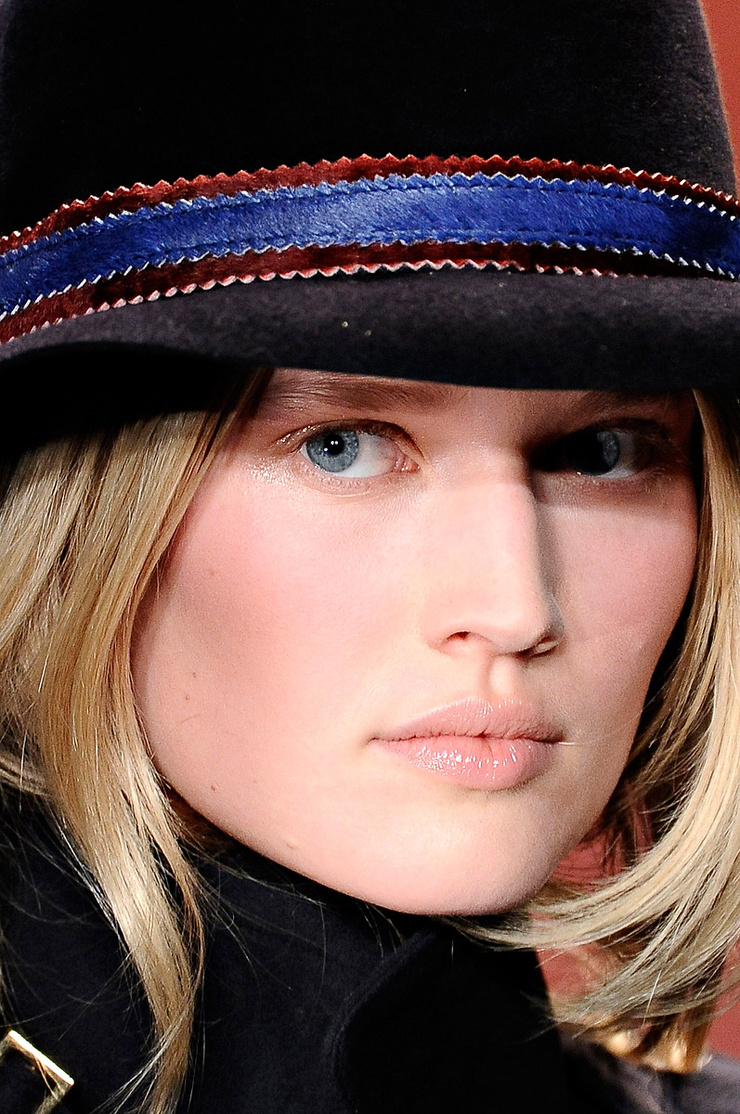 Picture of Toni Garrn