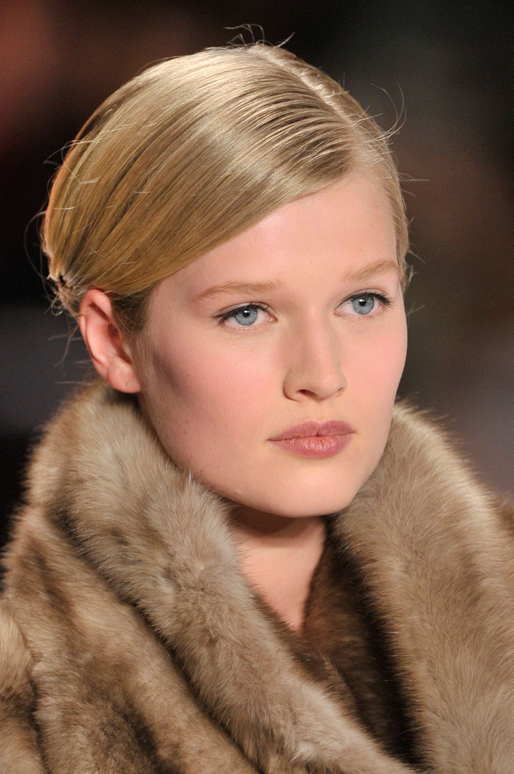 Image of Toni Garrn