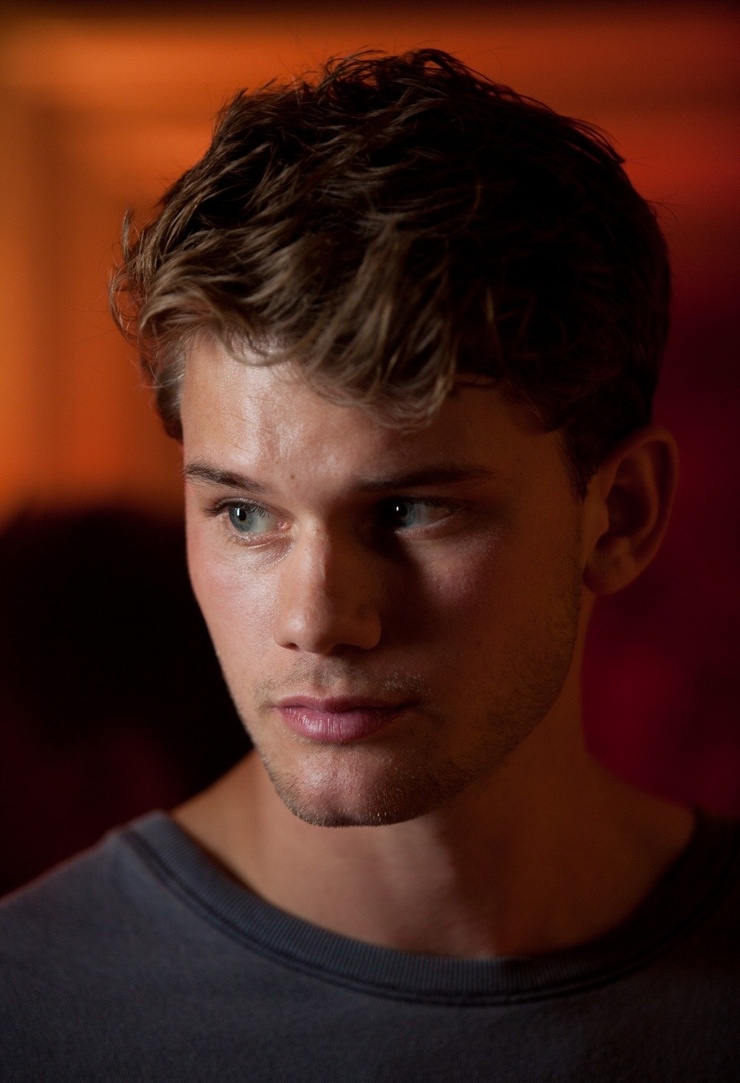 Picture of Jeremy Irvine