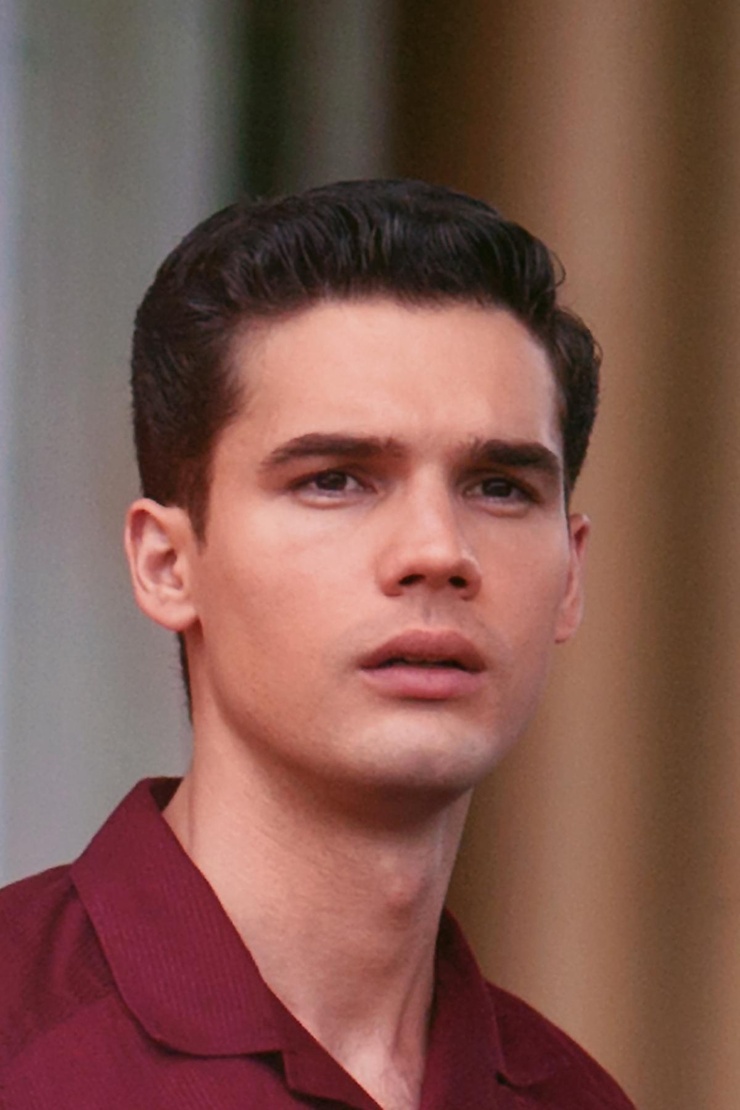 Image of Steven Strait