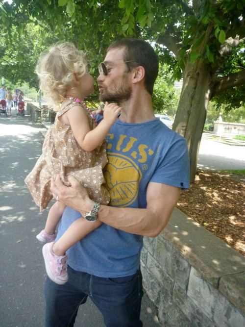 Picture of Andy Whitfield