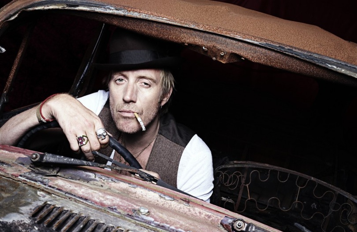 Rhys Ifans image