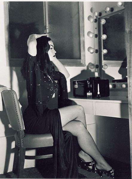 Picture of Vampira