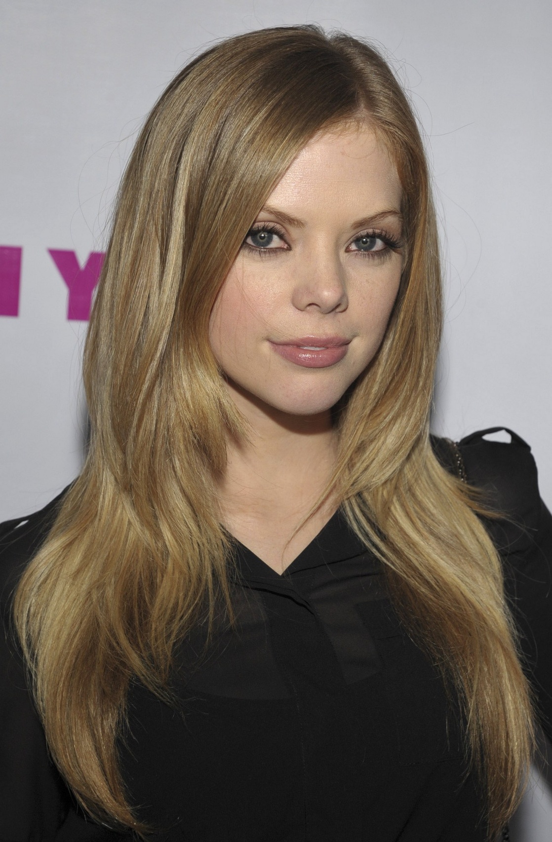 Picture of Dreama Walker