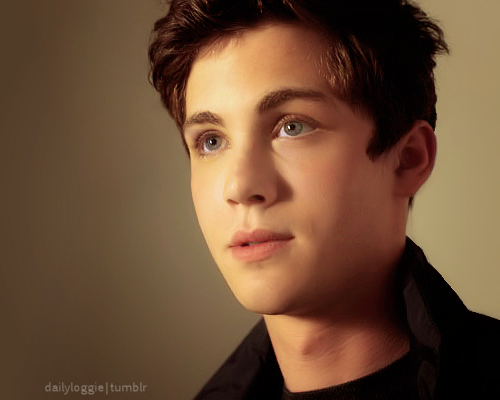 Picture of Logan Lerman