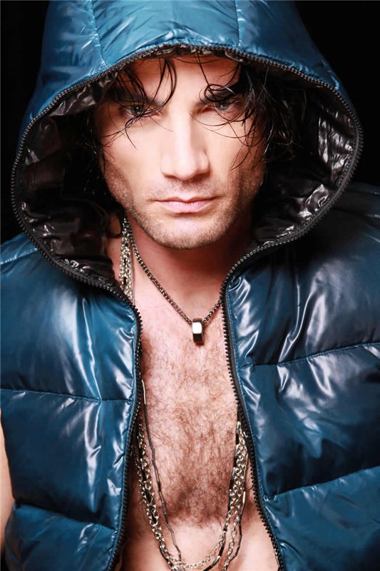 Víctor González picture