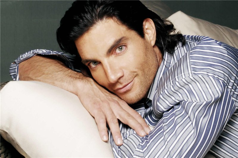 Picture of Víctor González