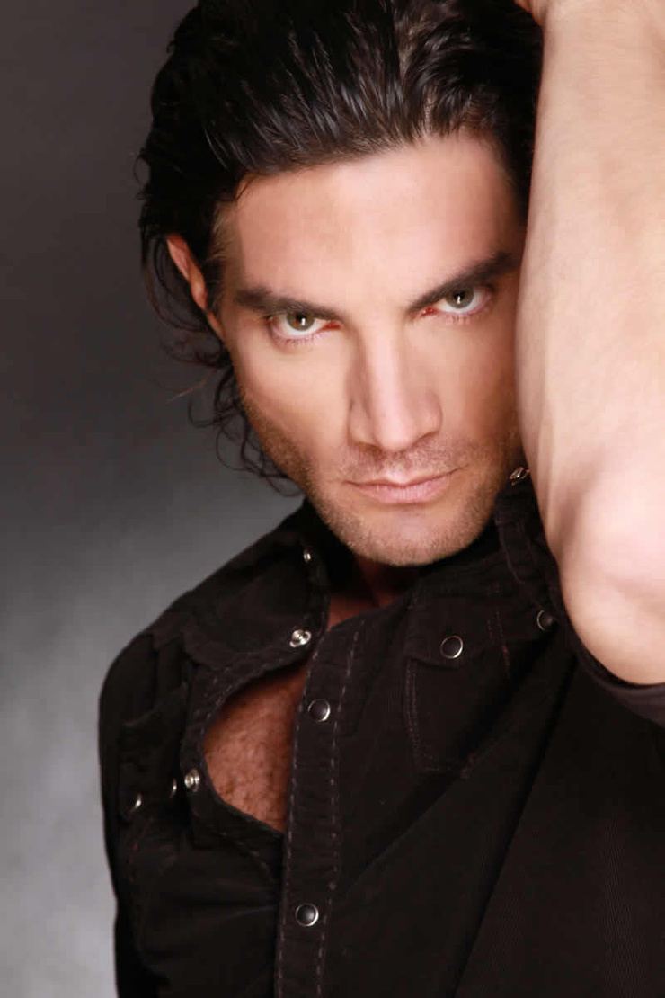 Picture of Víctor González