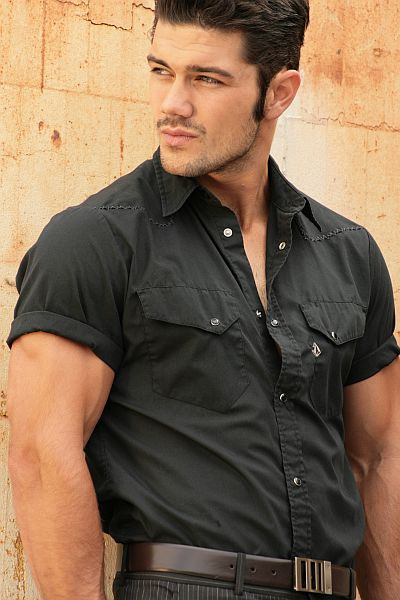 Picture of Ryan Paevey