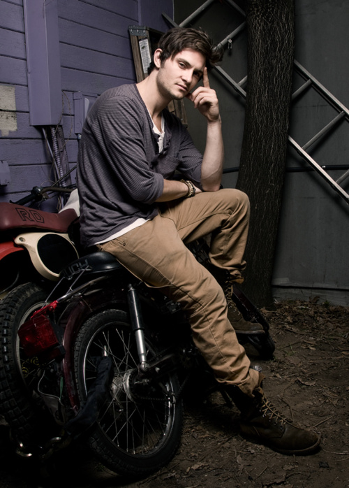 Image of Shiloh Fernandez
