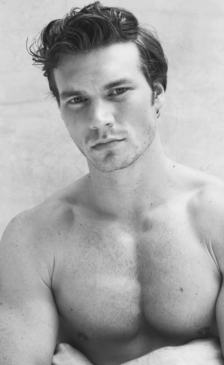Derek Theler image