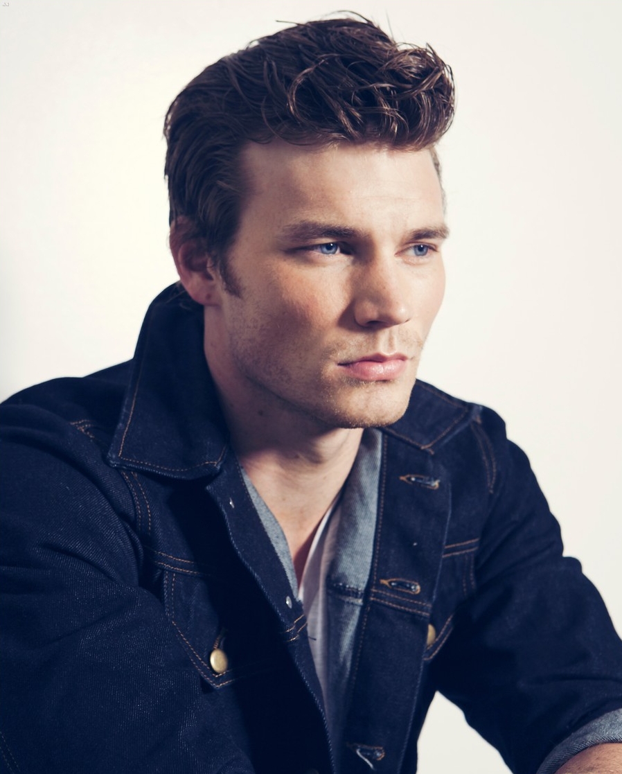 Derek Theler picture