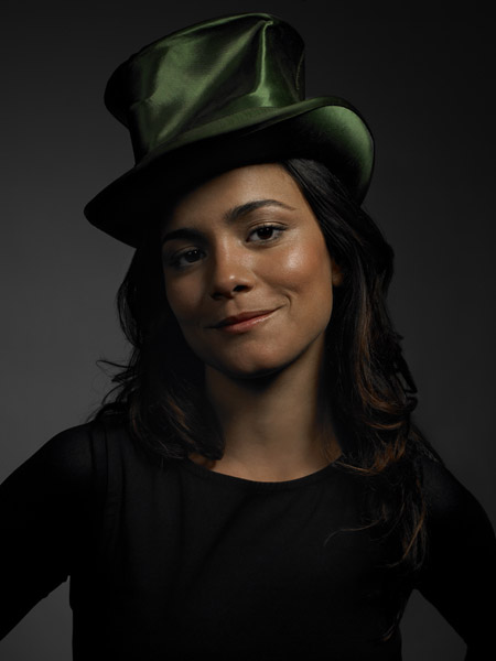 Picture of Alice Braga