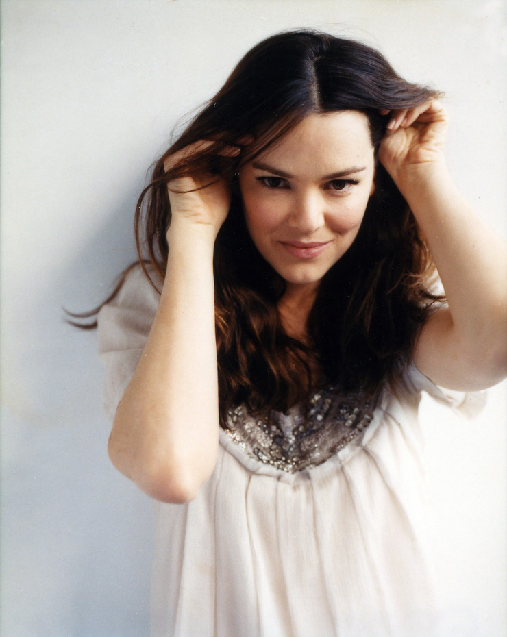 Picture of Jacinda Barrett