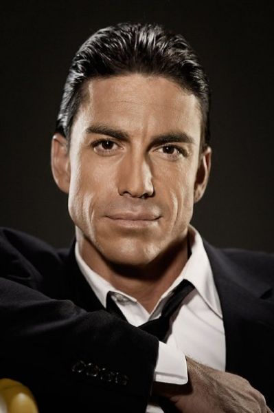 Ricardo Chávez image