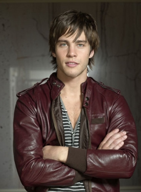 Picture of Dean Geyer