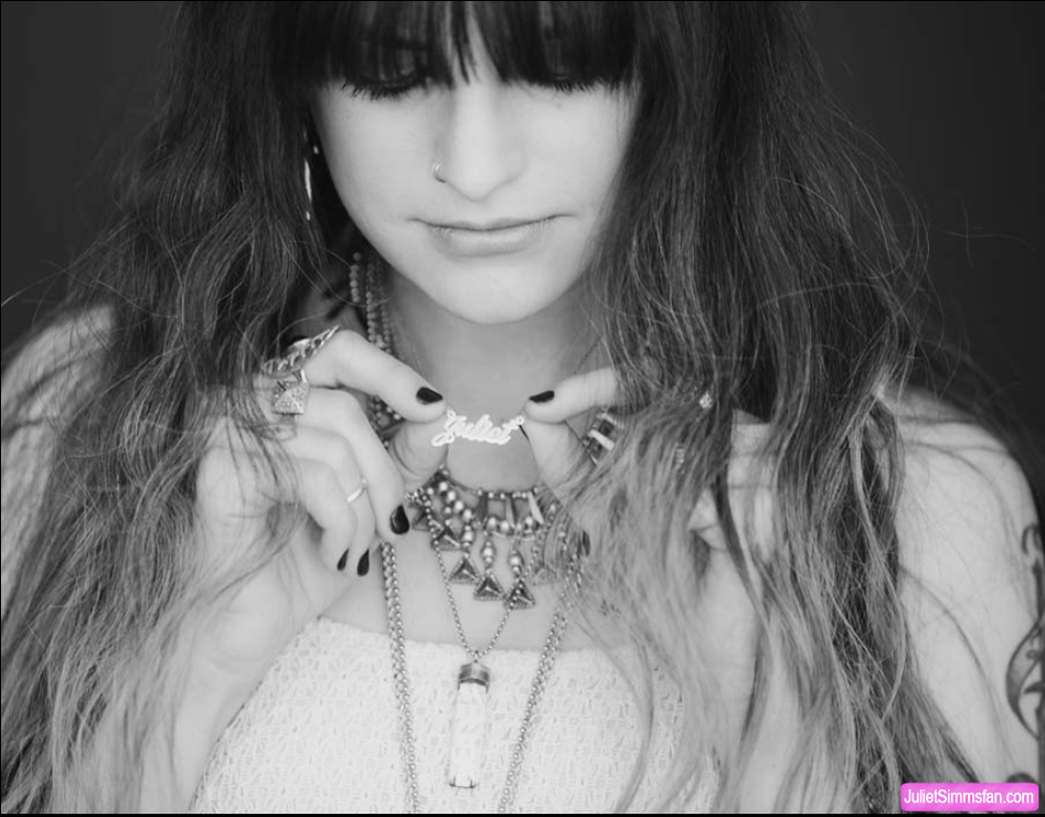 Juliet Simms picture
