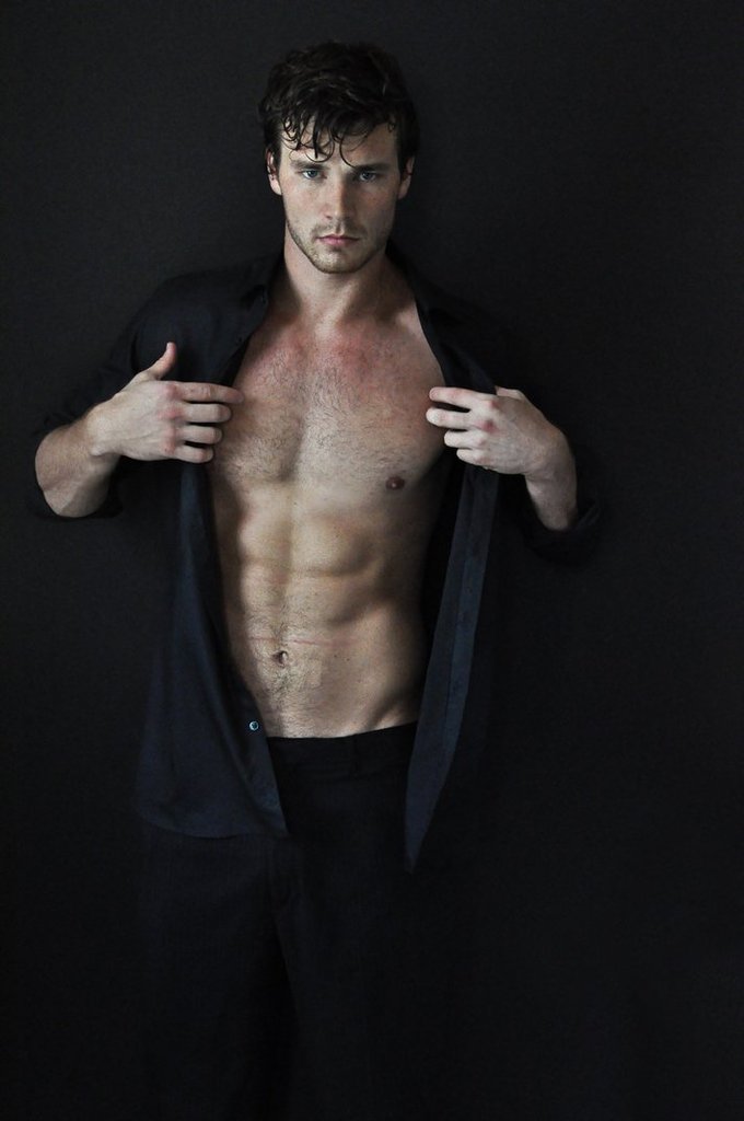 Picture of Derek Theler