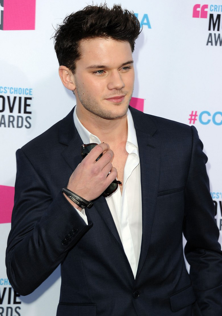 Picture of Jeremy Irvine
