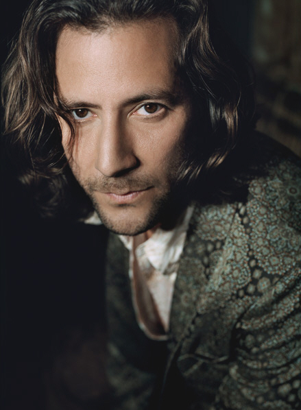 Picture of Henry Ian Cusick