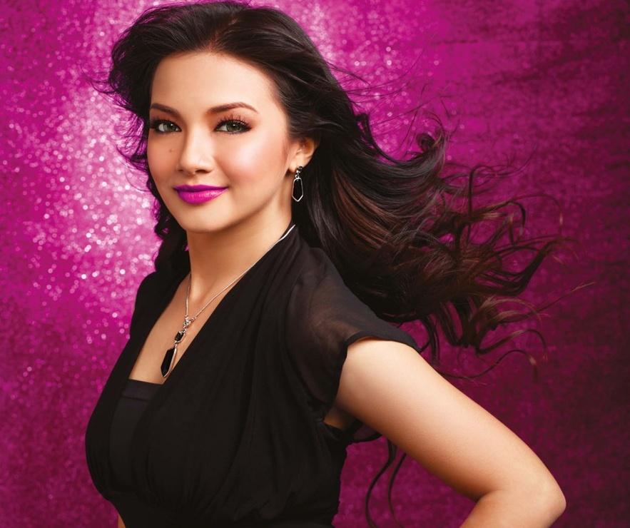 Neelofa image