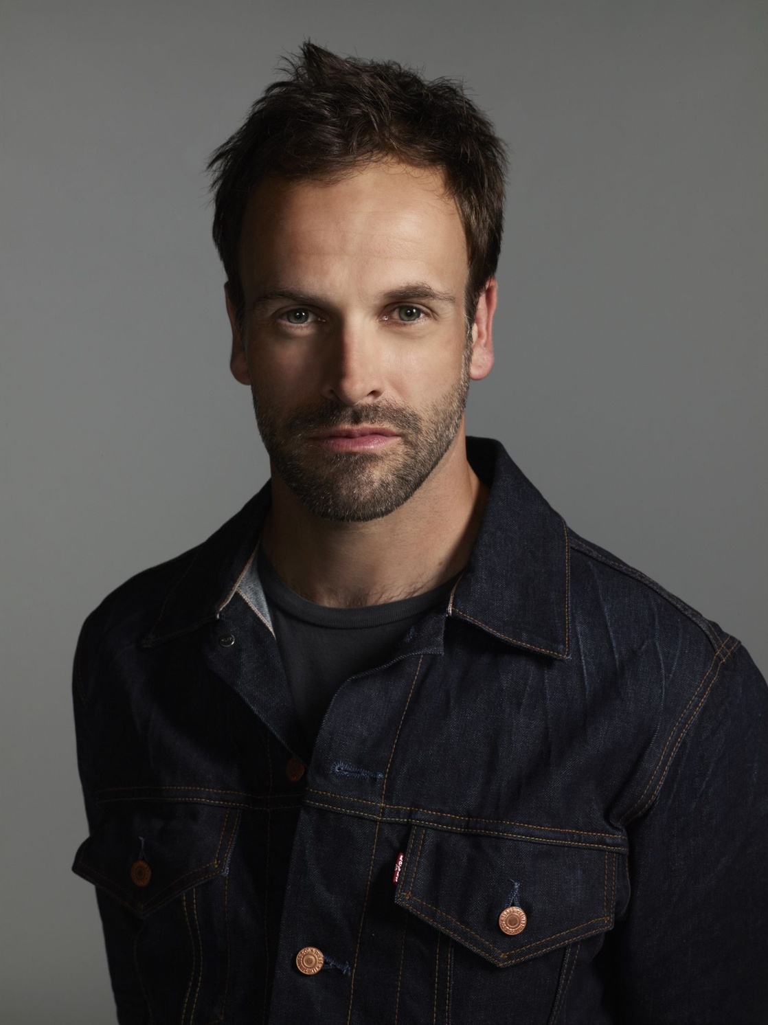 Picture of Jonny Lee Miller