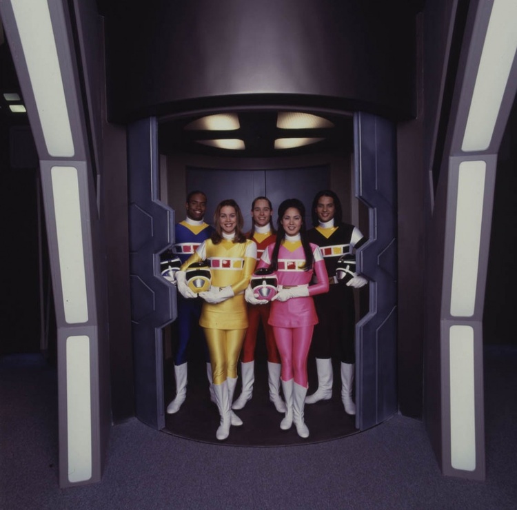 Picture Of Power Rangers In Space