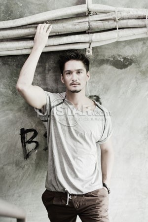 Ananda Everingham picture