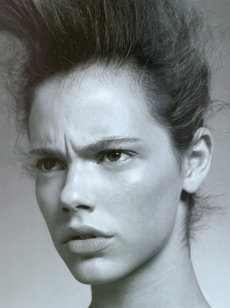 Picture of Laura Neiva