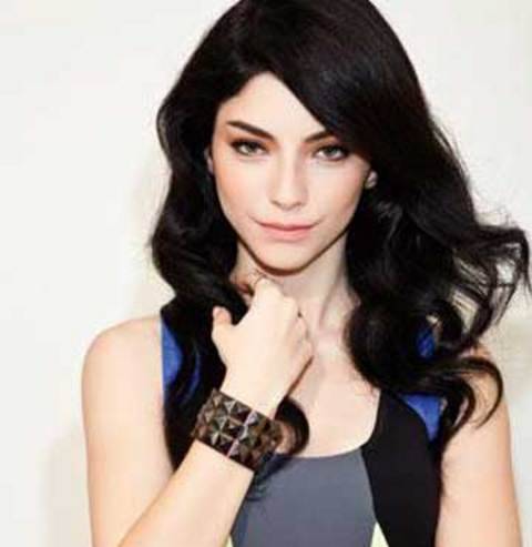 Picture of Merve Bolugur