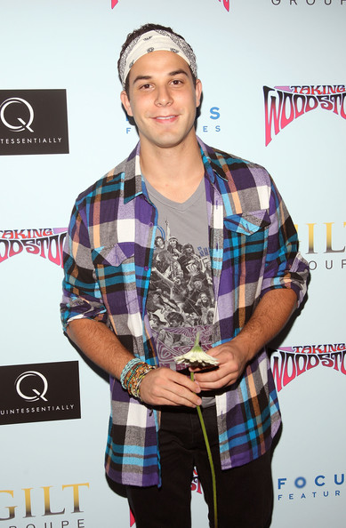 Image of Skylar Astin