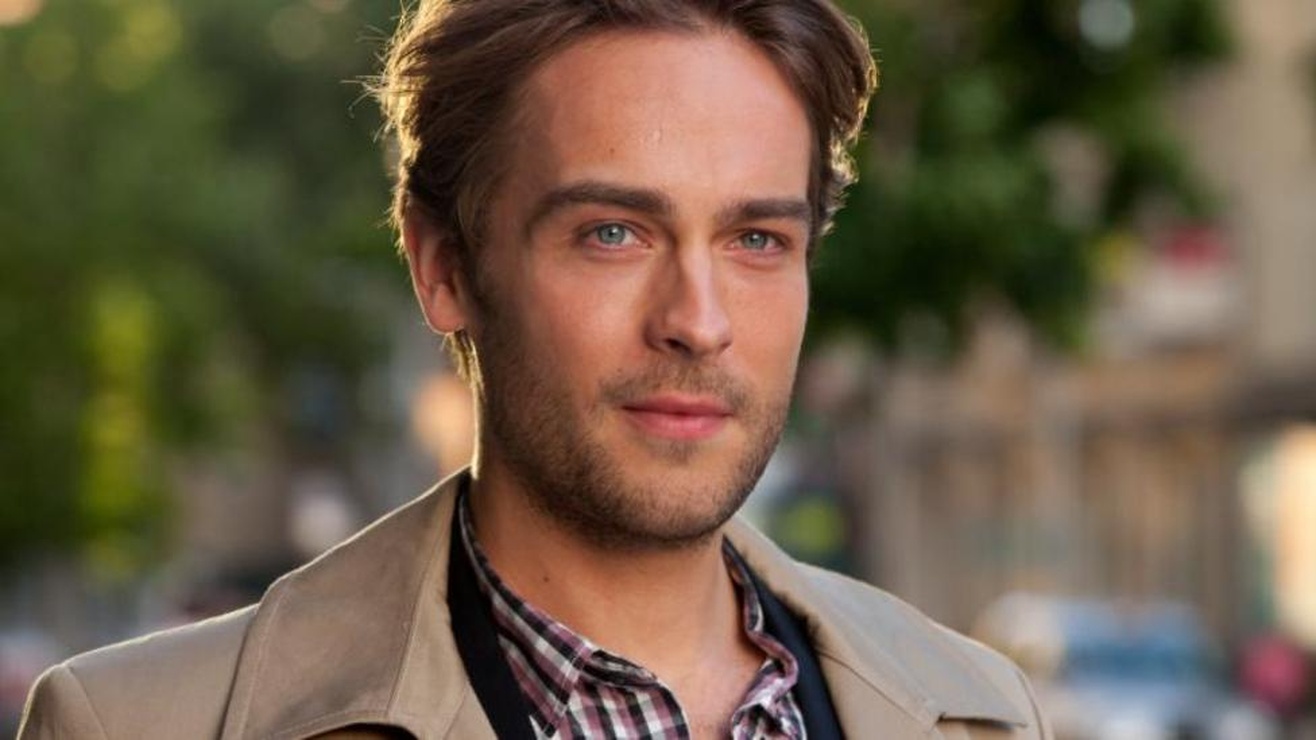 Tom Mison image