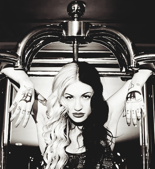 Picture of Porcelain Black