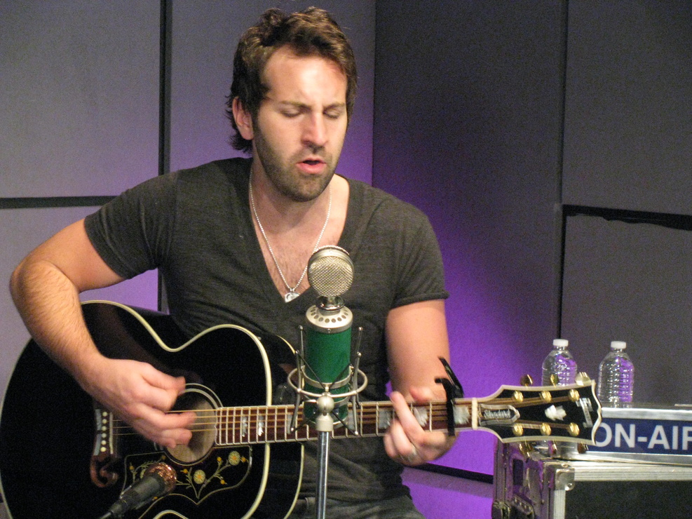 Picture of Josh Kelley