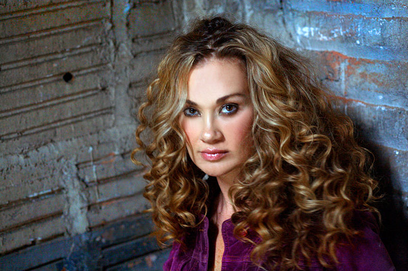 Picture of Dana Fuchs