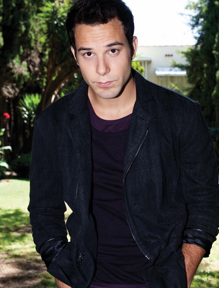 Picture of Skylar Astin
