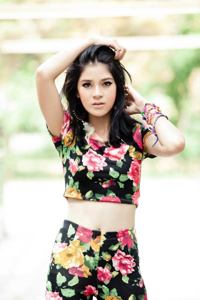 Picture of Apinya Sakuljaroensuk