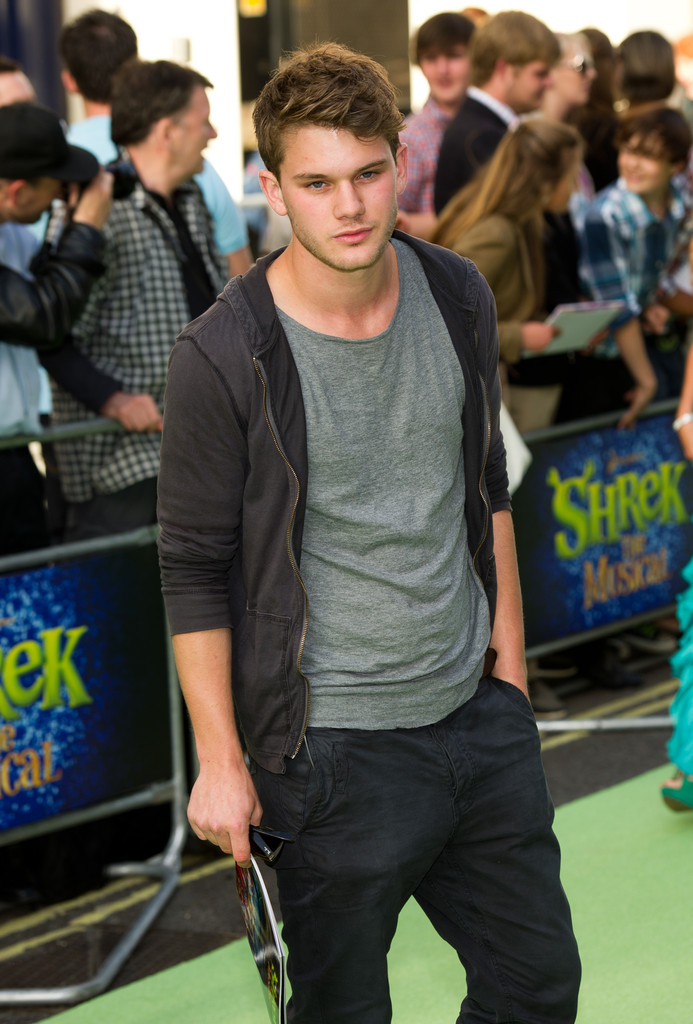 Jeremy Irvine picture