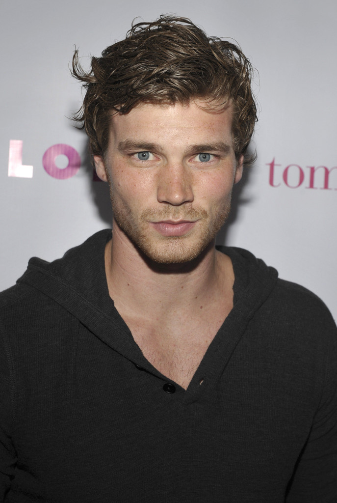 Picture of Derek Theler
