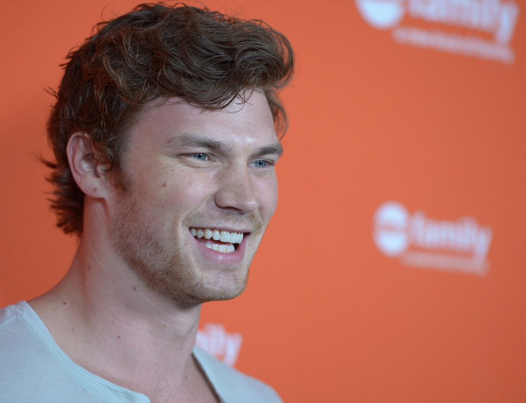 Picture of Derek Theler