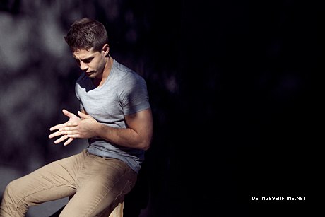 Picture of Dean Geyer