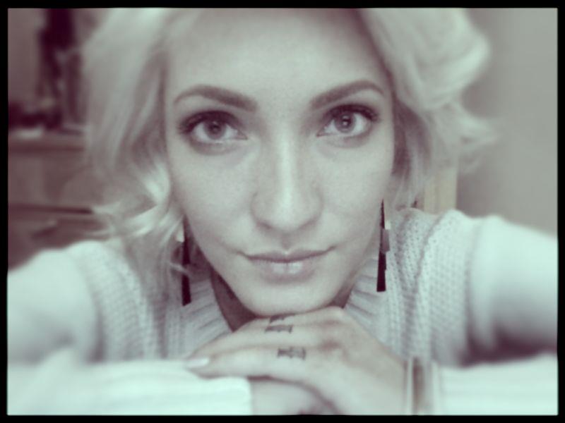 Michaeline Singer image