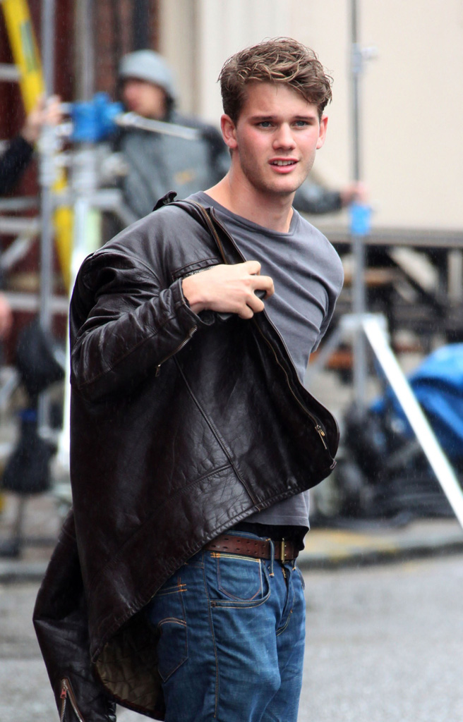 Picture of Jeremy Irvine