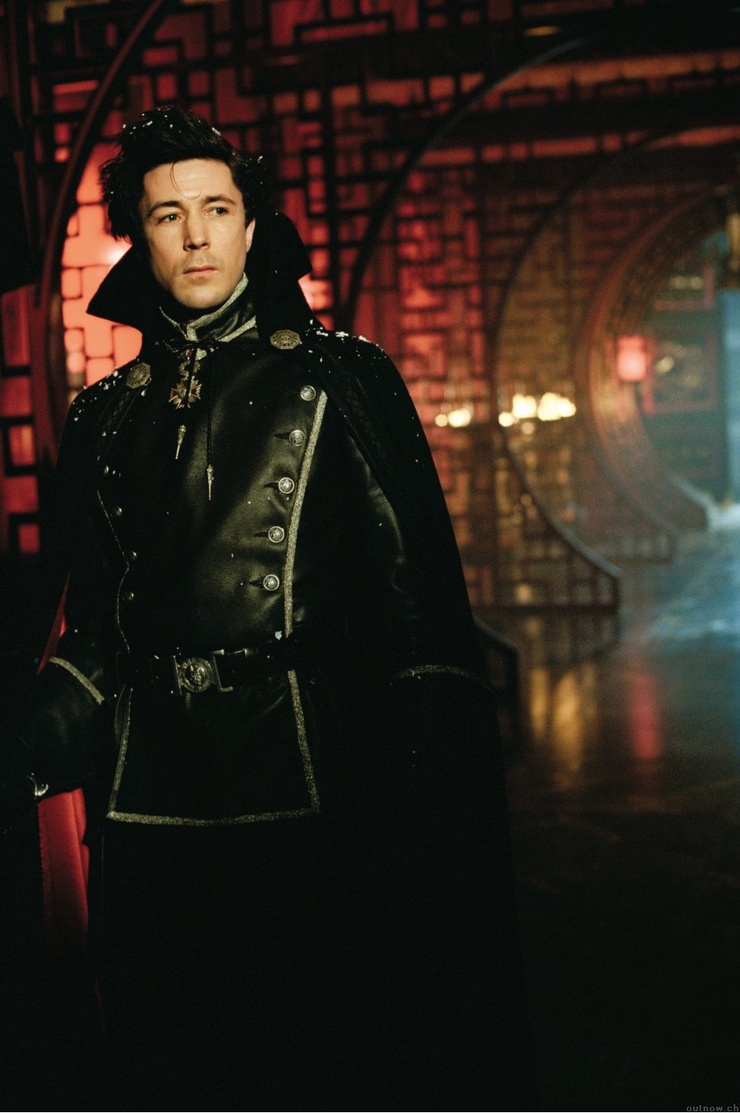Aidan Gillen image