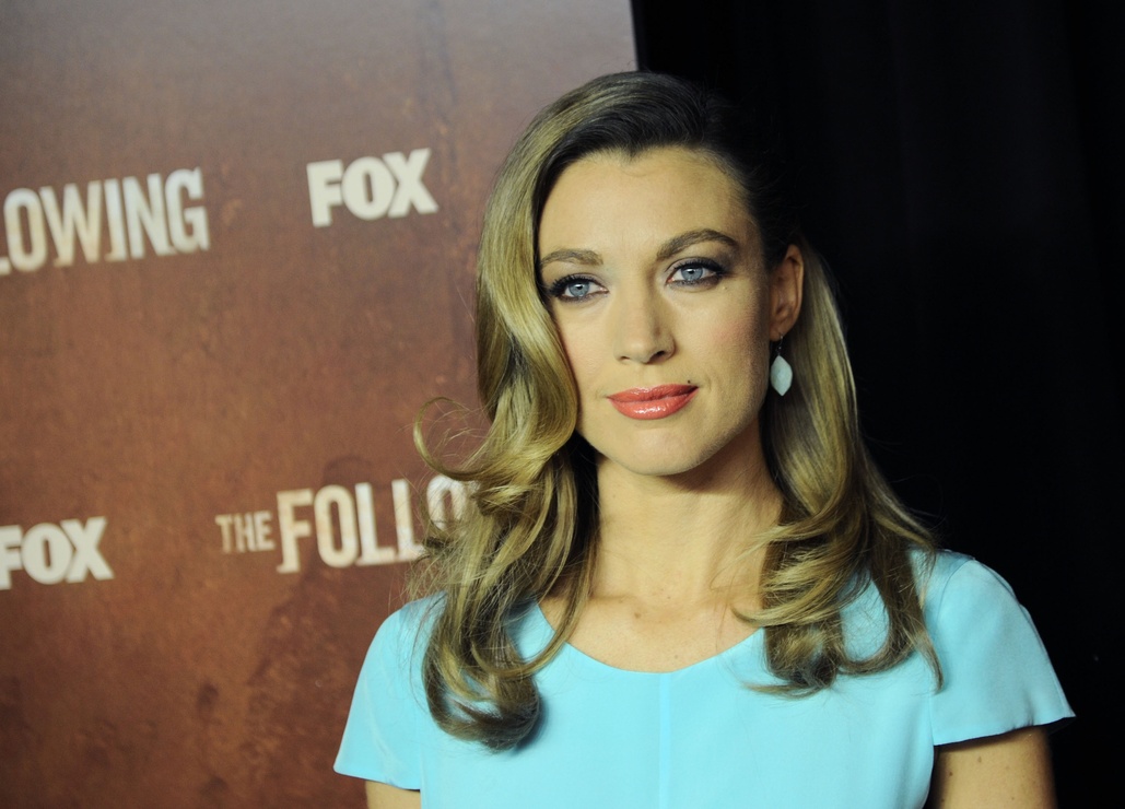 Image of Natalie Zea