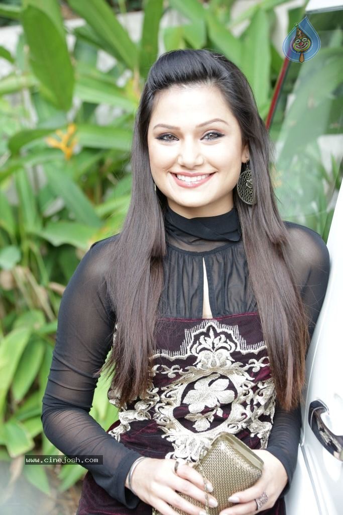 Picture of Simran Suri